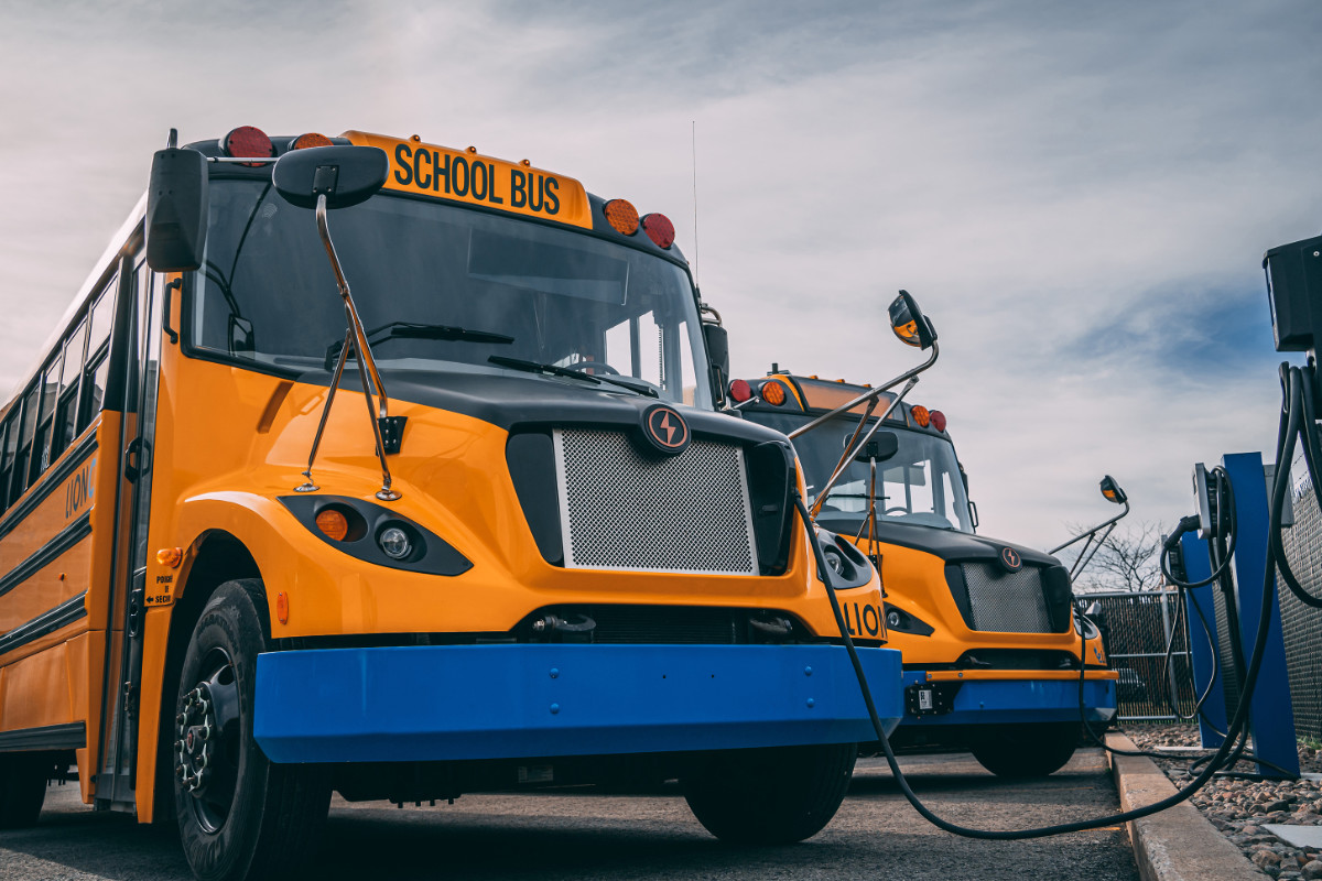 Canada and Quebec announce the largest electric buses project in North ...